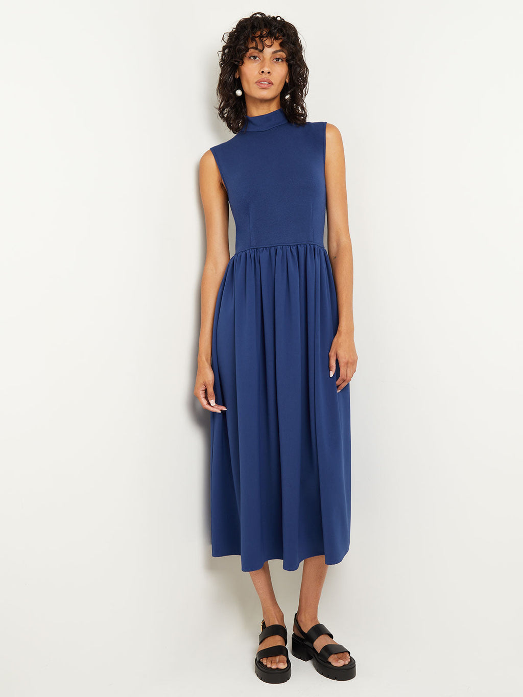 Mixed Media Fit-and-Flare Sleeveless Maxi Dress – meison